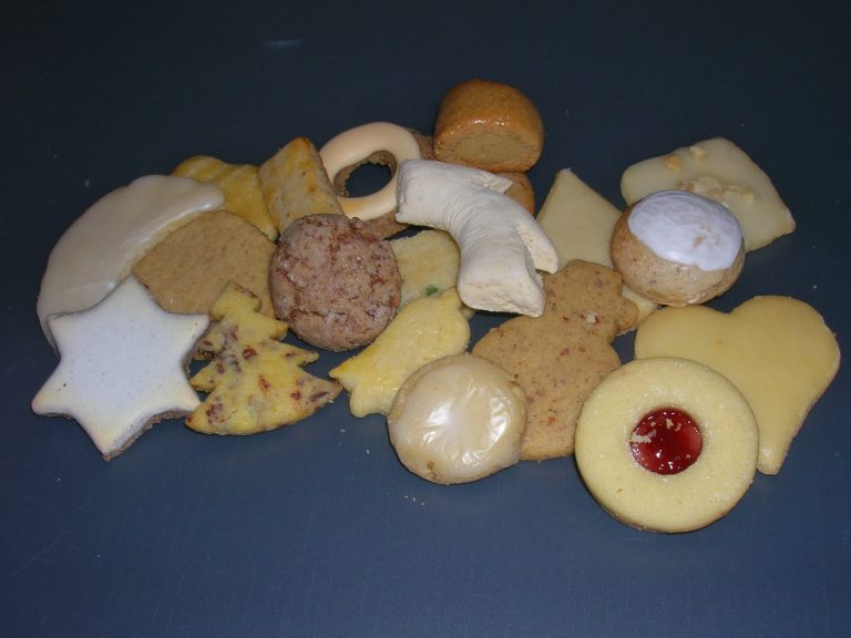 unsere selbstgemachte Guetzli/Plätzchen